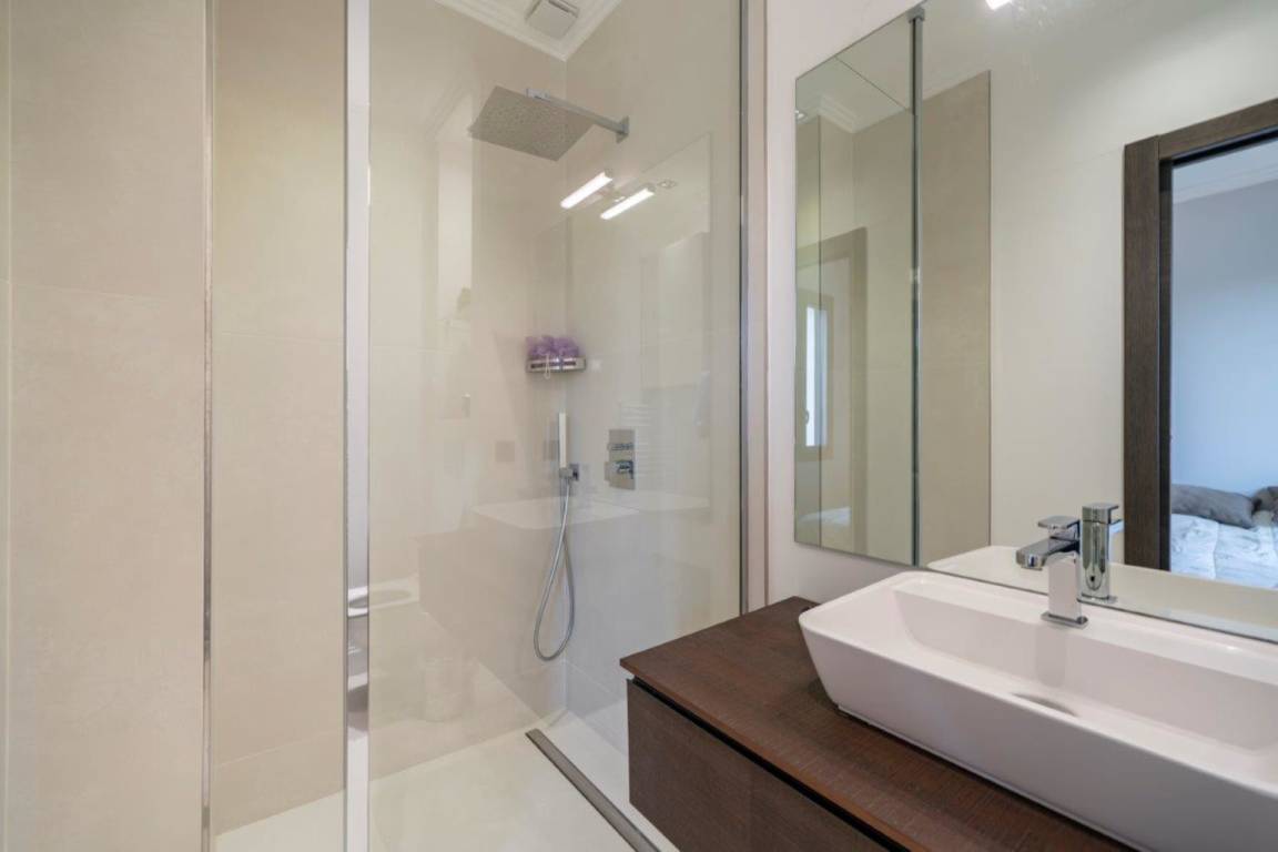 203 M² Villa ∙ 4 Schlafzimmer ∙ 8 Gäste - Vallauris