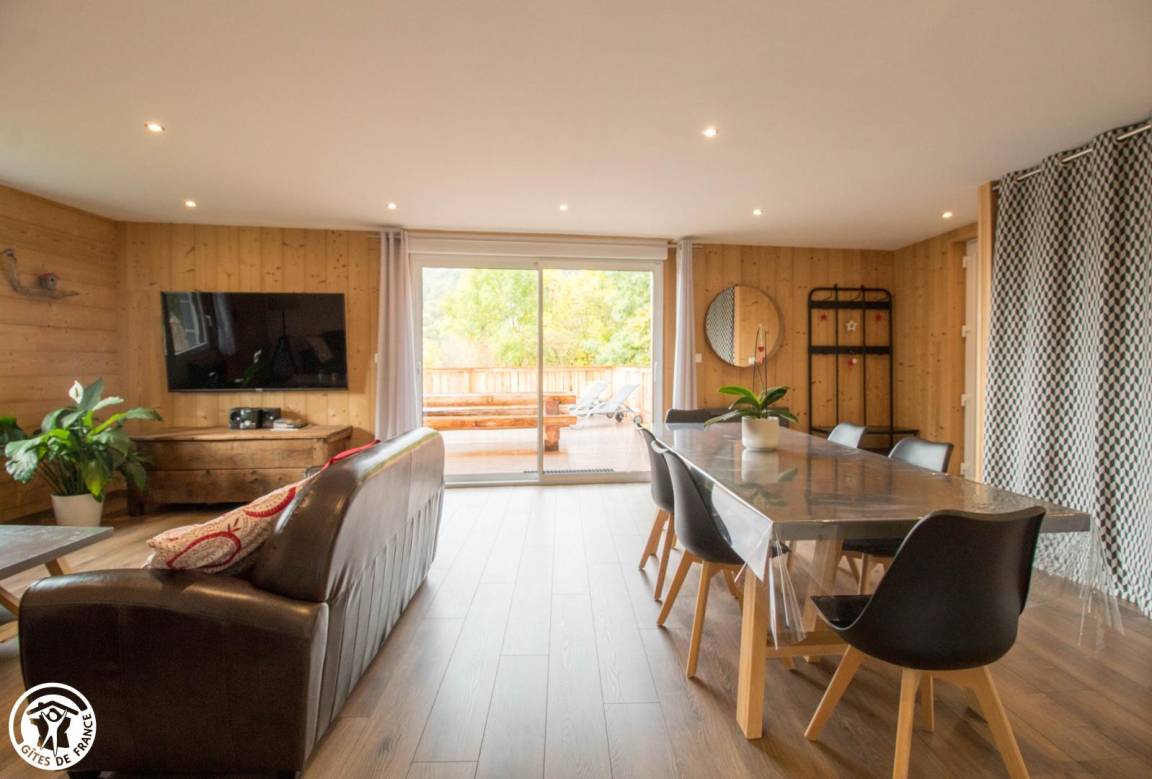 98 M² Gîte ∙ 2 Chambres ∙ 4 Personnes - Super-Besse