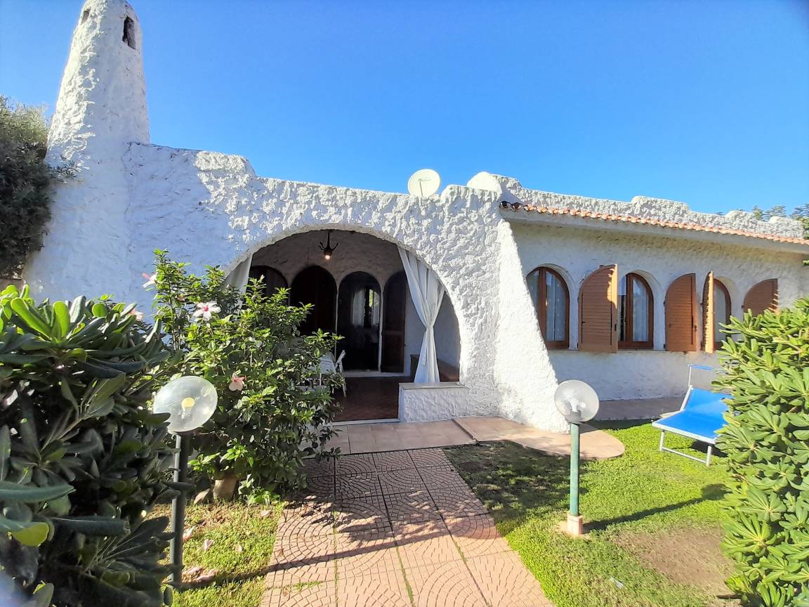 70 M² Villa ∙ 3 Bedrooms ∙ 7 Guests - Costa Rei