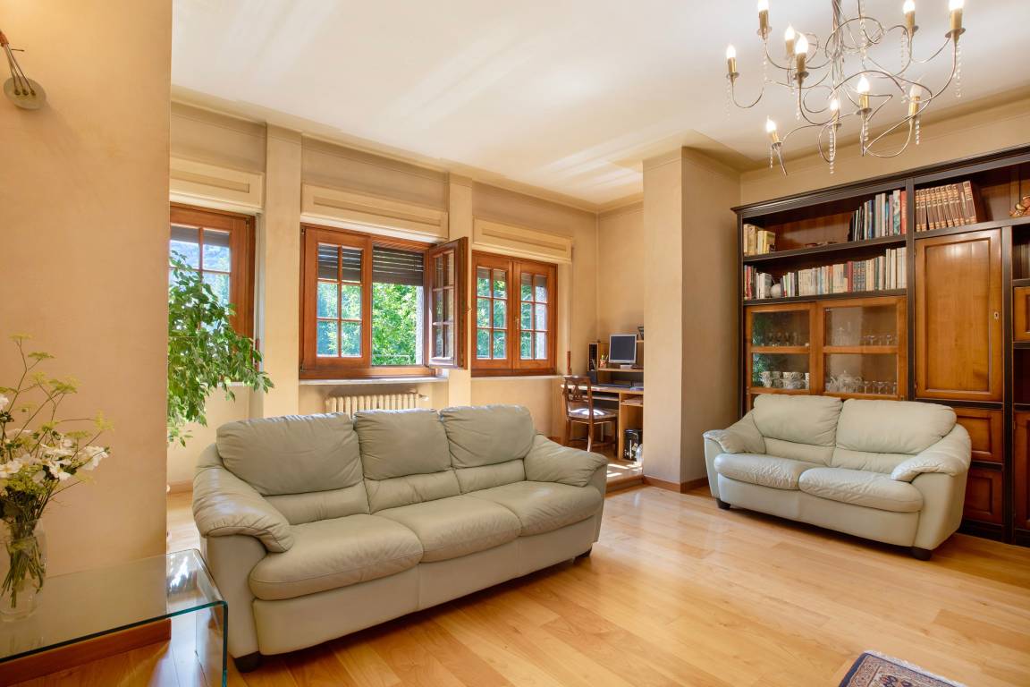 120 M² Appartamento Vacanza ∙ 2 Camere Da Letto ∙ 6 Ospiti - Aosta