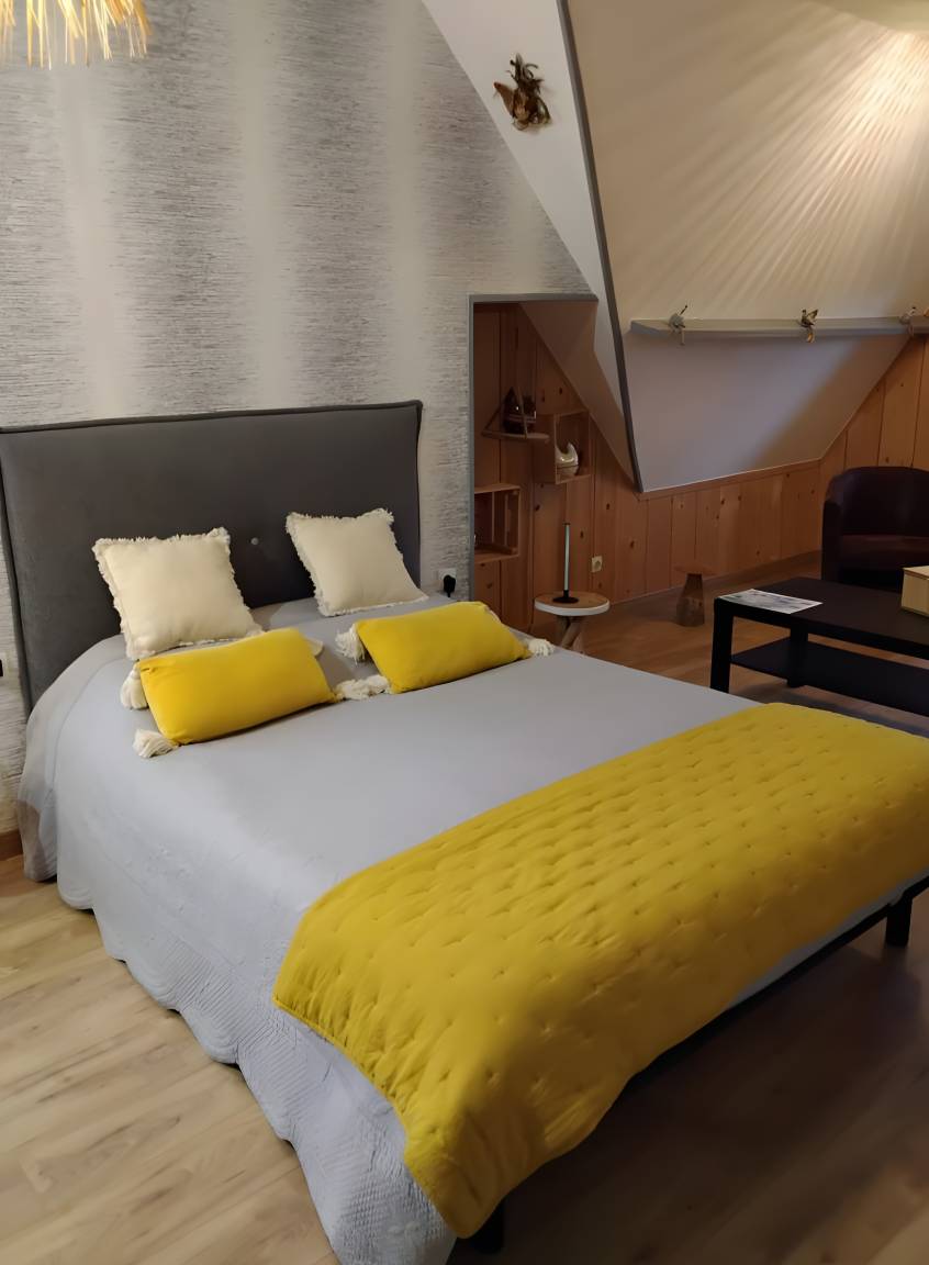 25 M² Chambre D'hôtes ∙ 1 Chambre ∙ 2 Personnes - Cotentin