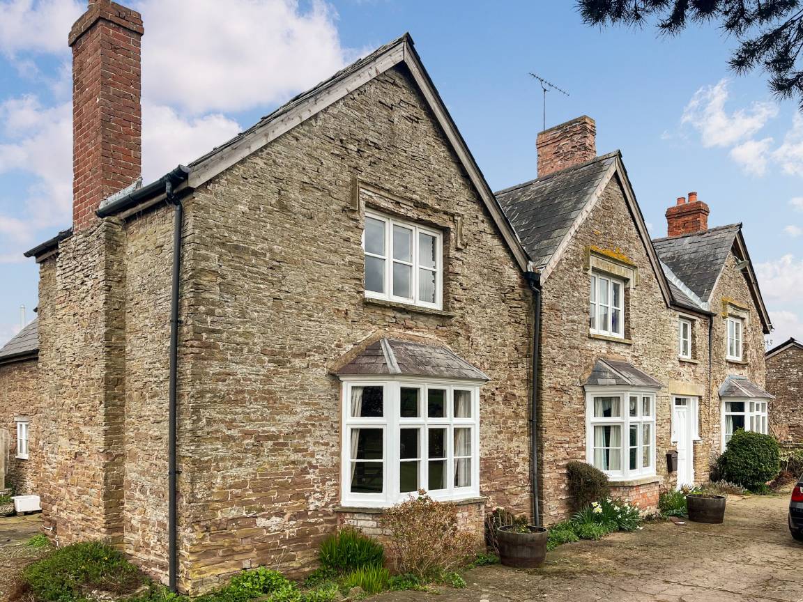 Apartment ∙ 2 Bedrooms ∙ 4 Guests - Leominster