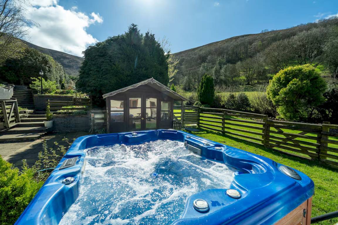 186 M² House ∙ 5 Bedrooms ∙ 9 Guests - İngiltere