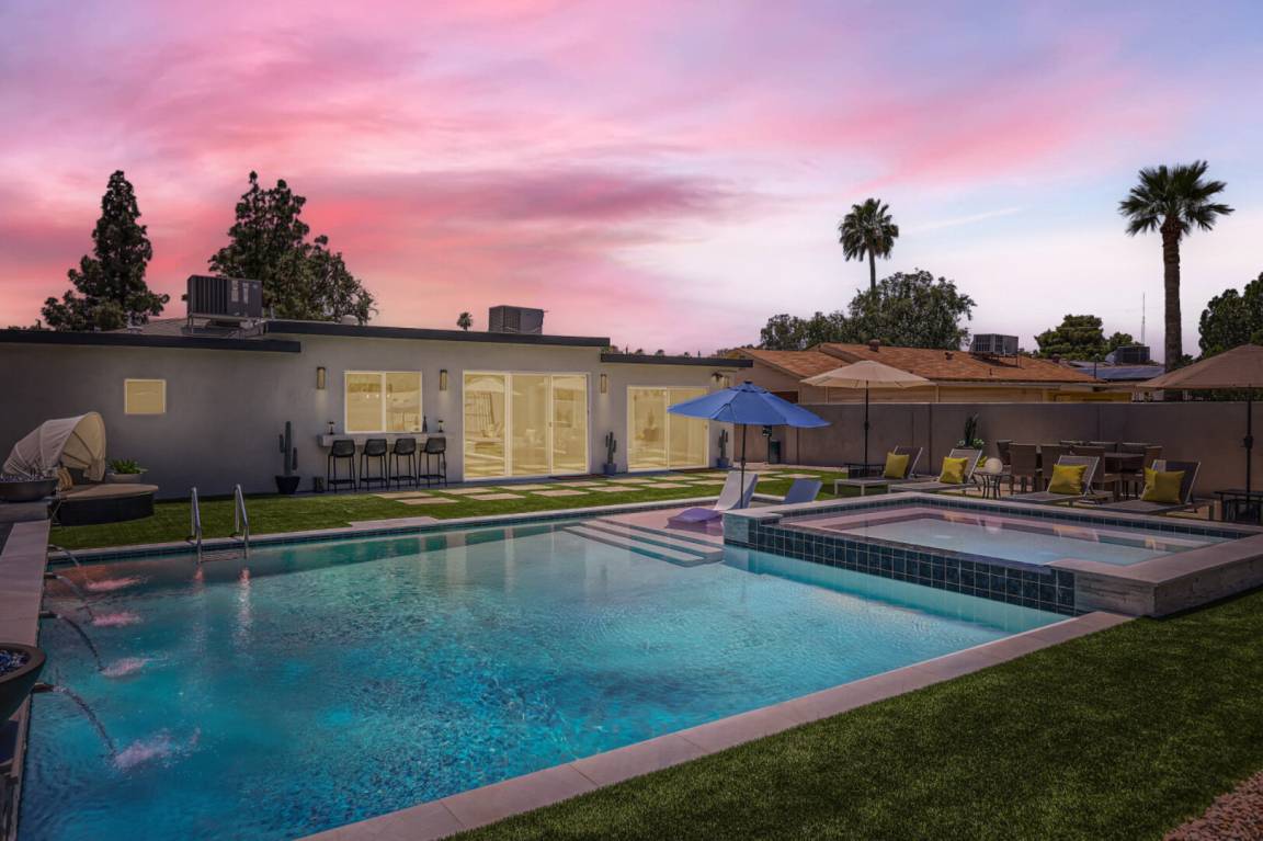 205 M² House ∙ 3 Bedrooms ∙ 6 Guests - Phoenix, AZ