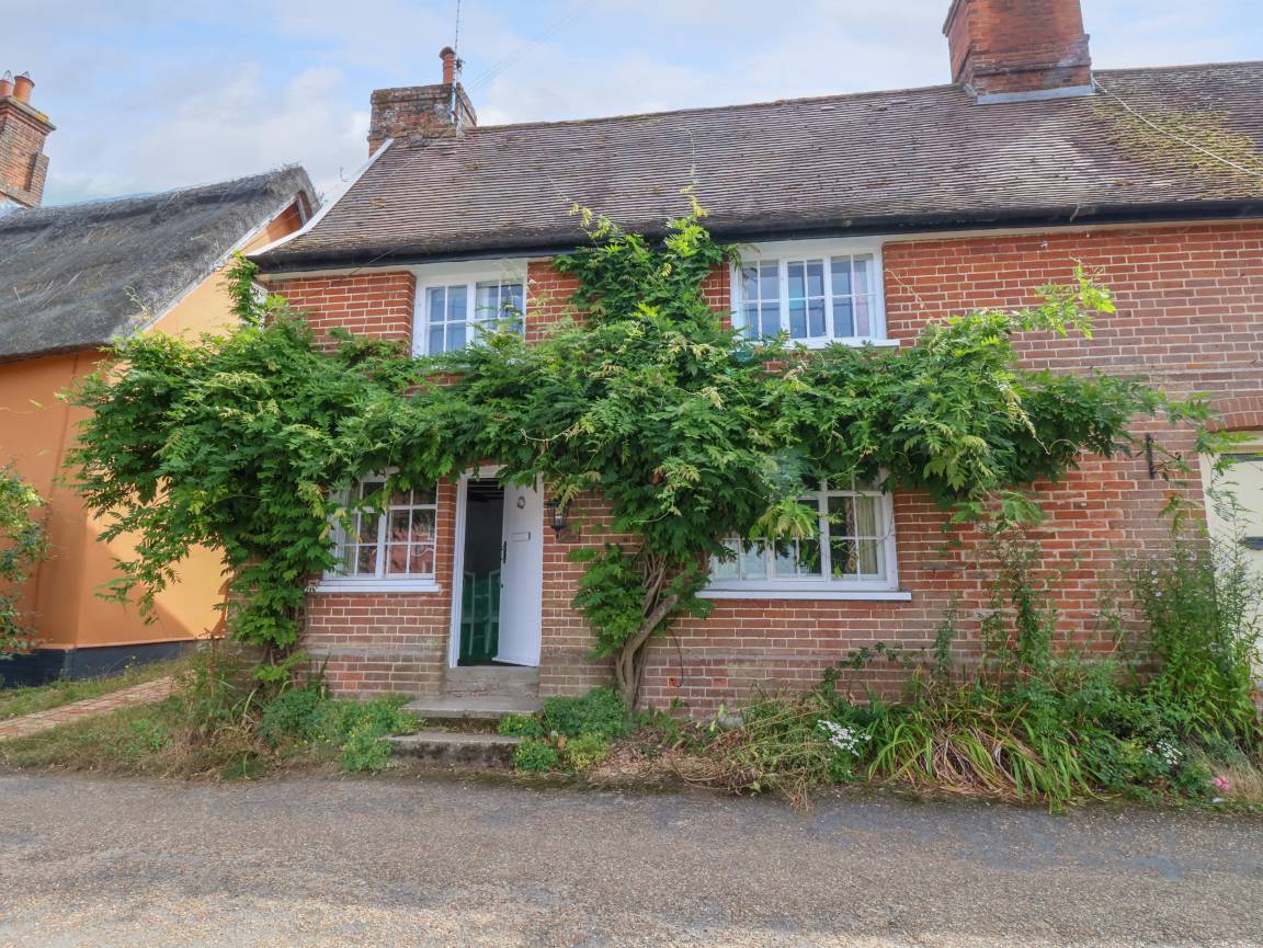Cottage ∙ 2 Bedrooms ∙ 4 Guests - Saxmundham