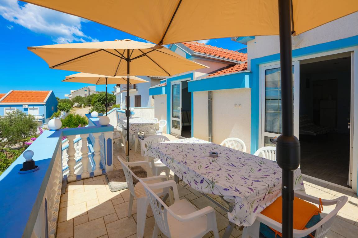 65 M² Ferienwohnung ∙ 2 Schlafzimmer ∙ 8 Gäste - Sukošan