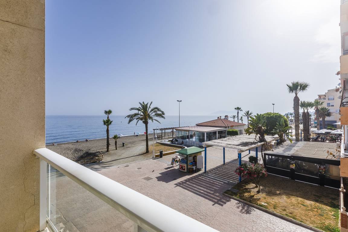 70 M² Apartamento ∙ 2 Habitaciones ∙ 4 Huéspedes - Rincón de la Victoria