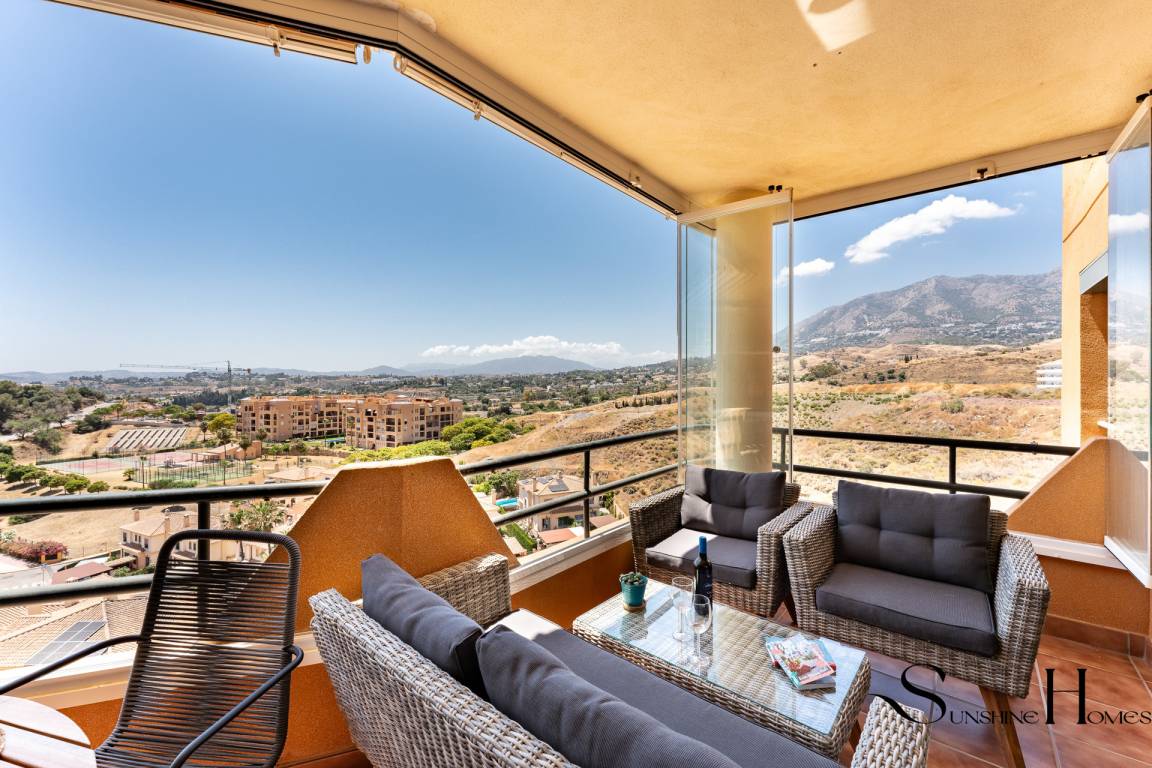 74 M² Apartamento ∙ 2 Habitaciones ∙ 5 Huéspedes - Fuengirola