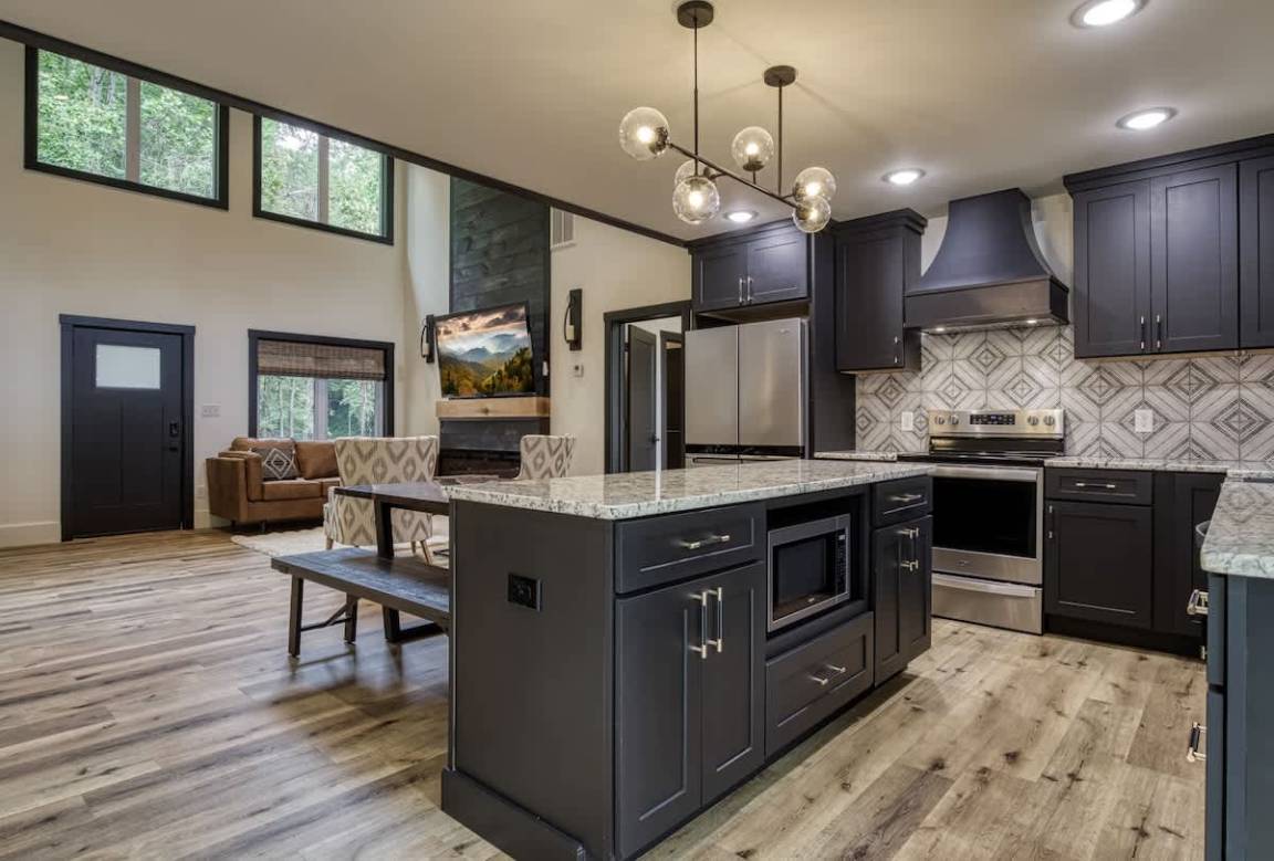 Cabin ∙ 3 Bedrooms ∙ 9 Guests - Gatlinburg, TN