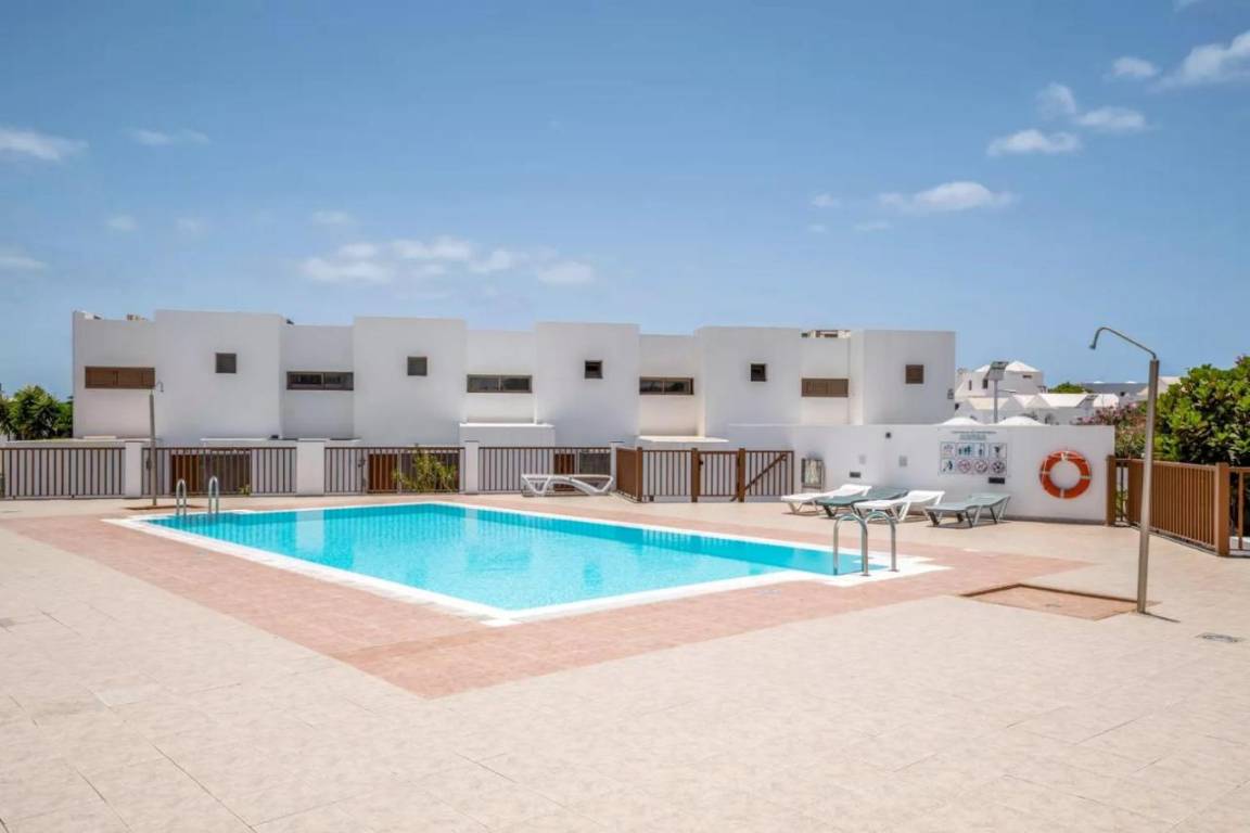 90 M² Villa ∙ 2 Bedrooms ∙ 4 Guests - Puerto del Carmen