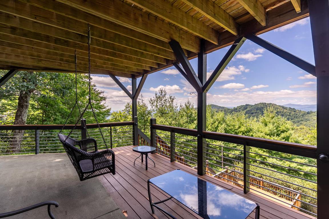 House ∙ 4 Bedrooms ∙ 12 Guests - Blowing Rock, NC