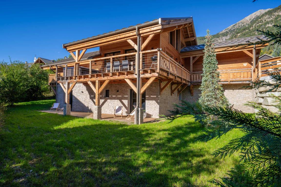 250 M² Chalet ∙ 4 Chambres ∙ 10 Personnes - Montgenèvre