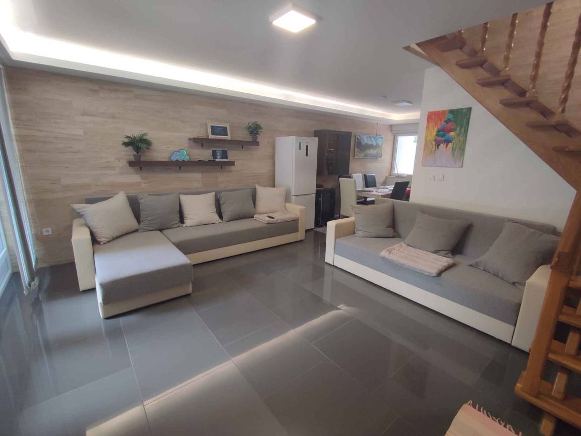 120 M² Ferienhaus ∙ 4 Schlafzimmer ∙ 10 Gäste - Gyenesdiás
