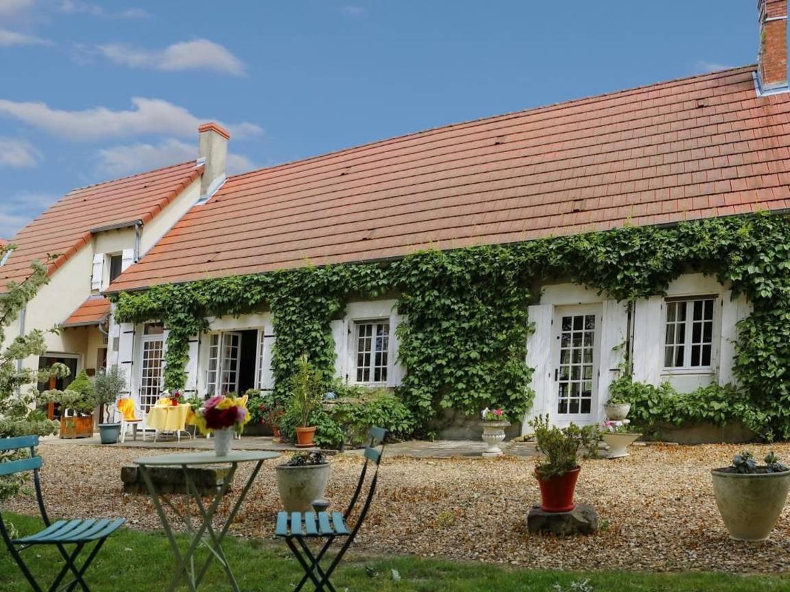 20 M² Chambre D'hôtes ∙ 1 Chambre ∙ 3 Personnes - Pougues-les-Eaux