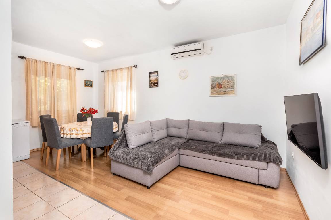 85 M² Apartment ∙ 2 Bedrooms ∙ 5 Guests - Nin