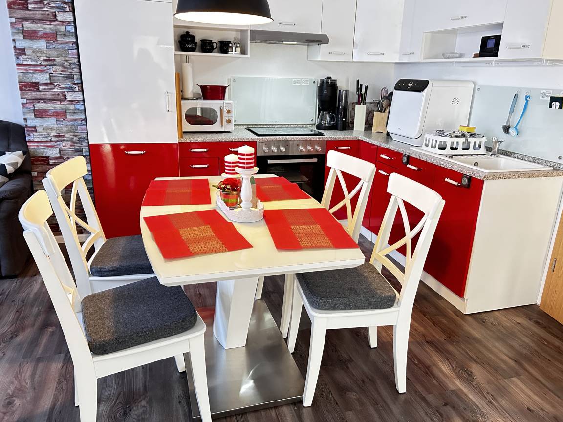 67 M² Ferienwohnung ∙ 2 Schlafzimmer ∙ 4 Gäste - Weißenfels