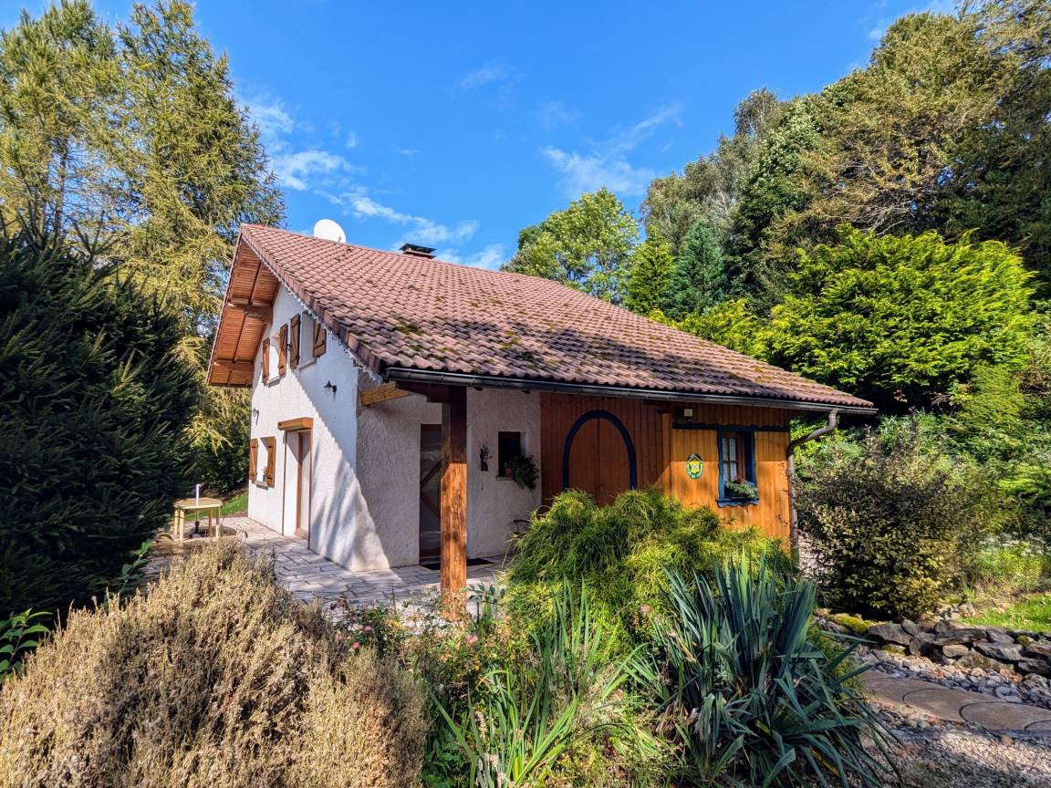70 M² Cottage ∙ 3 Bedrooms ∙ 6 Guests - Alps