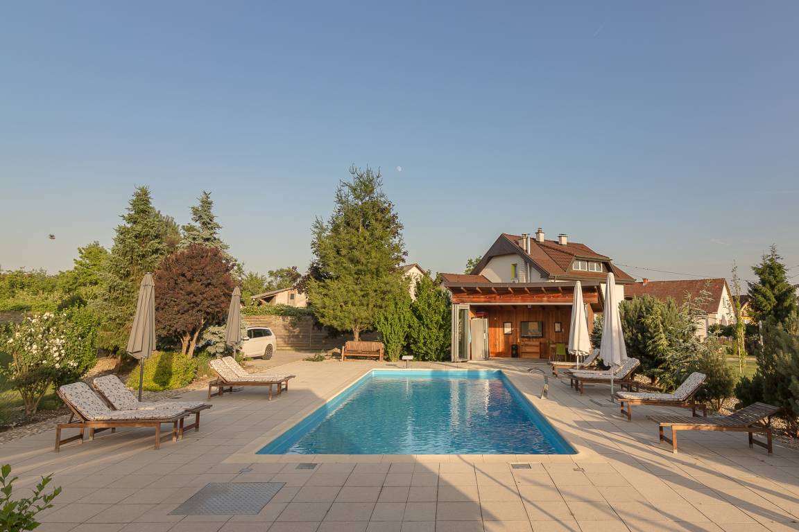 330 M² Luxury Rental ∙ 8 Bedrooms ∙ 15 Guests - Slovenia