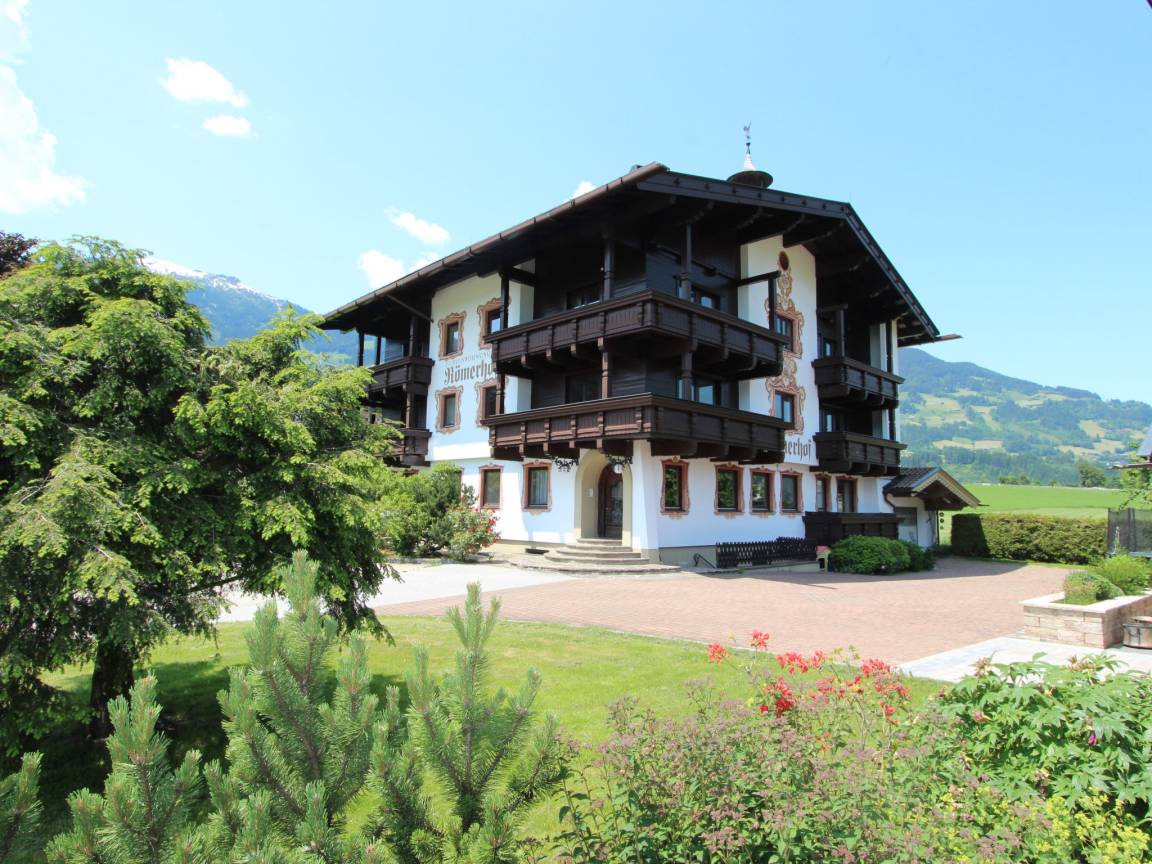 65 M² Ferienwohnung ∙ 1 Schlafzimmer ∙ 4 Gäste - Schwaz
