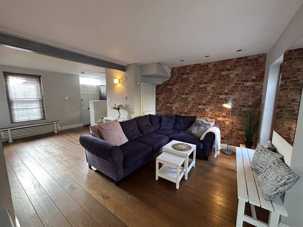 House ∙ 2 Bedrooms ∙ 4 Guests - Dublin