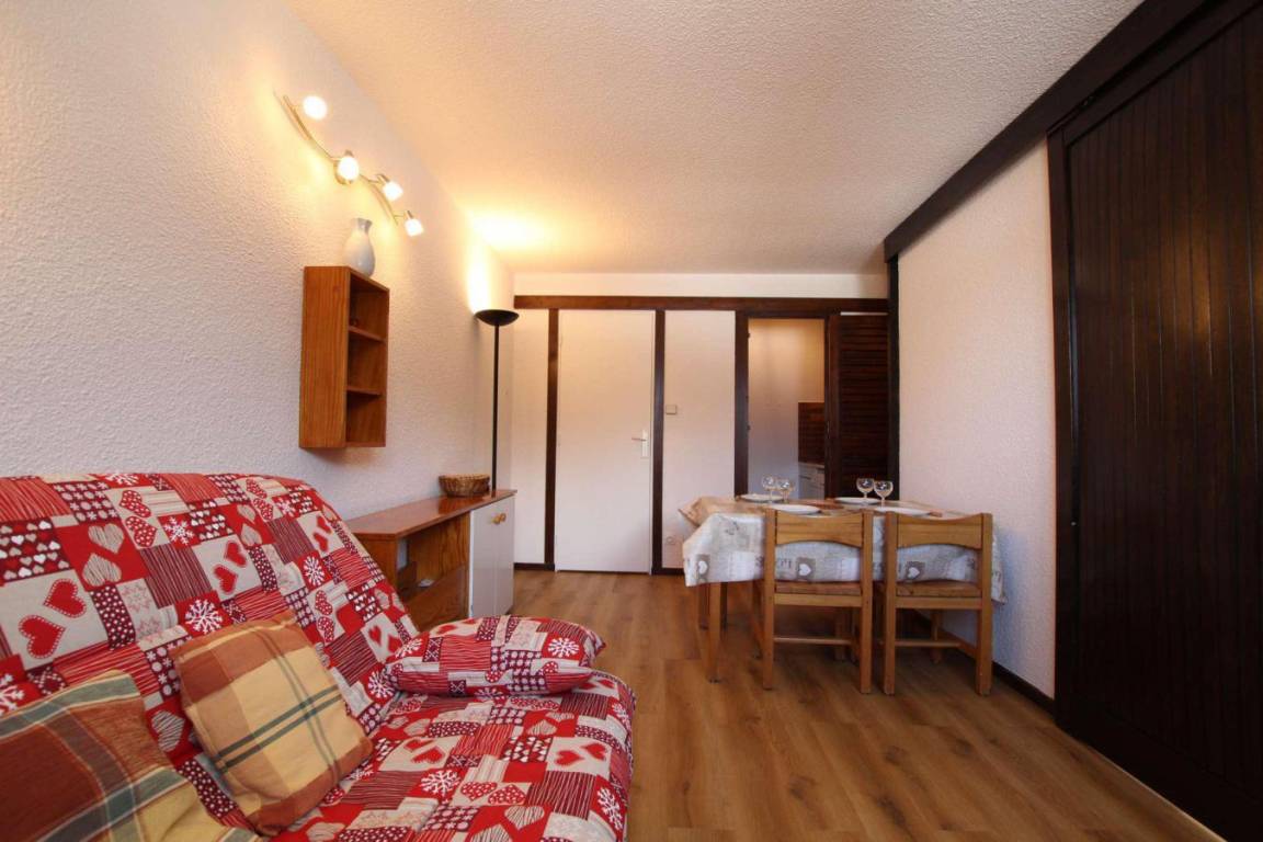 30 M² Studio Flat ∙ 1 Bedroom ∙ 4 Guests - Briançon