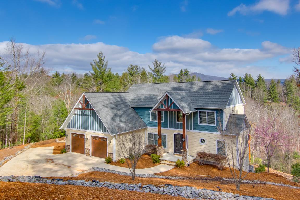 246 M² House ∙ 4 Bedrooms ∙ 8 Guests - Lake James, NC