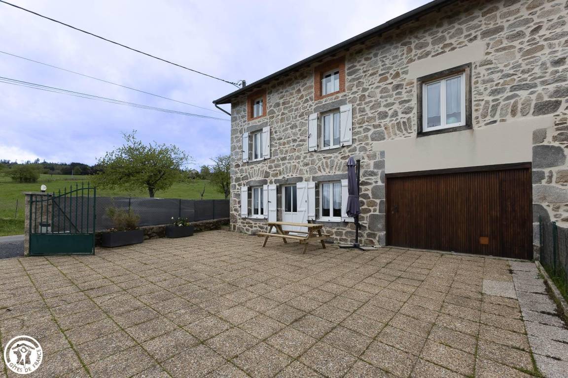180 M² Gîte ∙ 3 Schlafzimmer ∙ 6 Gäste - Auvergne