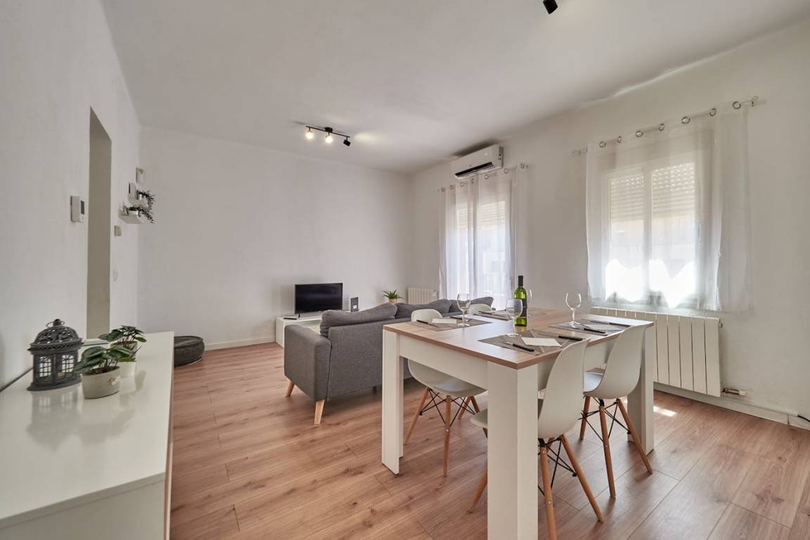 71 M² Apartamento ∙ 2 Habitaciones ∙ 4 Huéspedes - Lérida