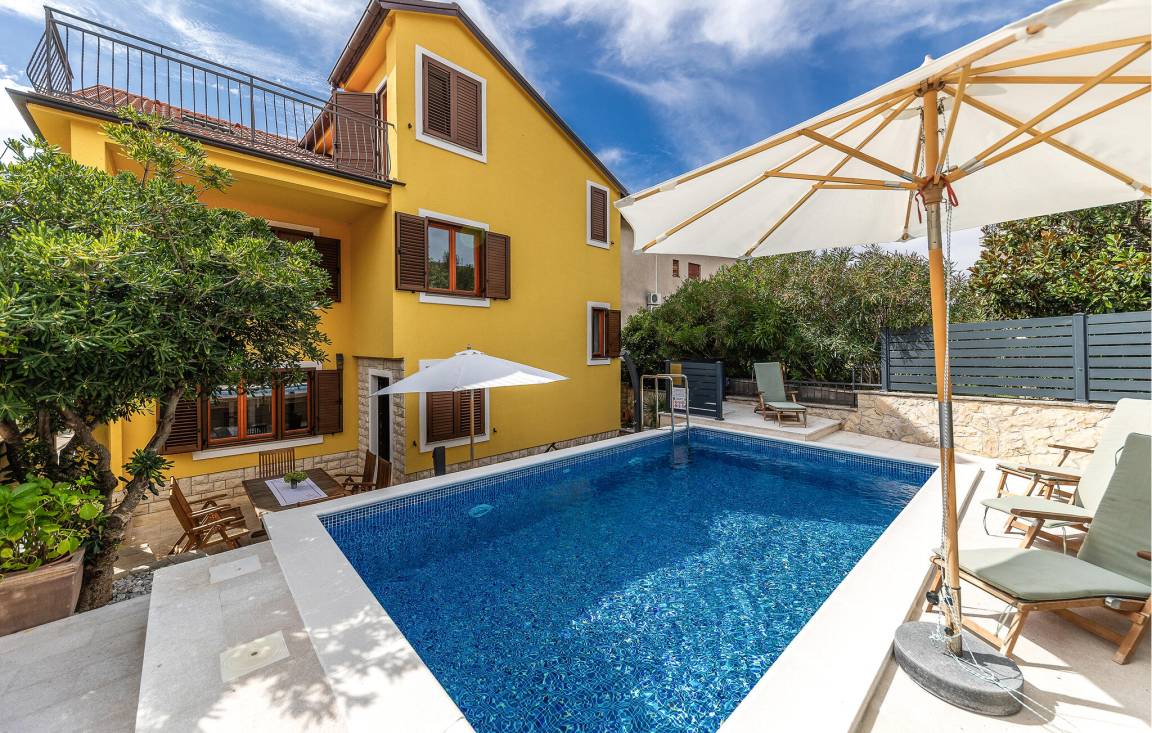 160 M² Ferienhaus ∙ 4 Schlafzimmer ∙ 8 Gäste - Novi Vinodolski