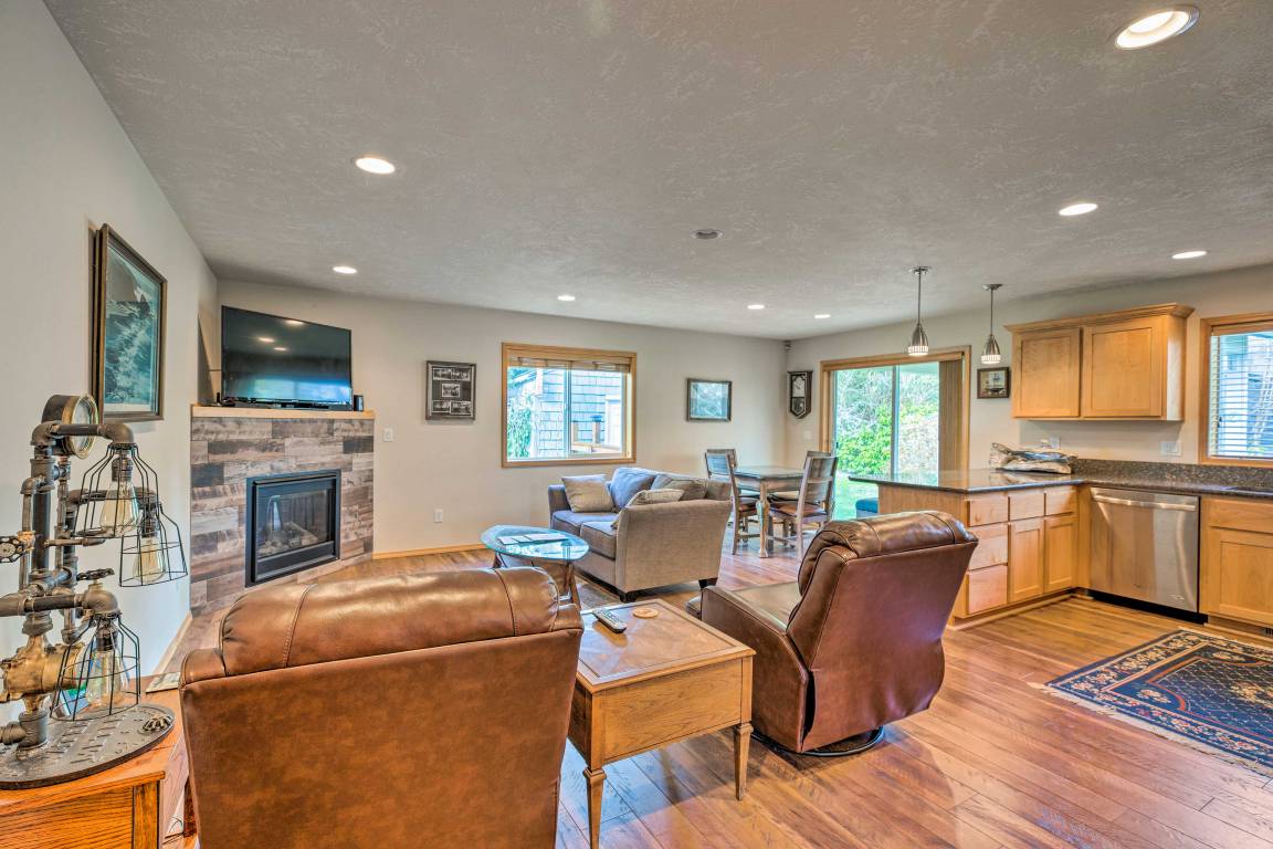 128 M² House ∙ 3 Bedrooms ∙ 6 Guests - Astoria, OR