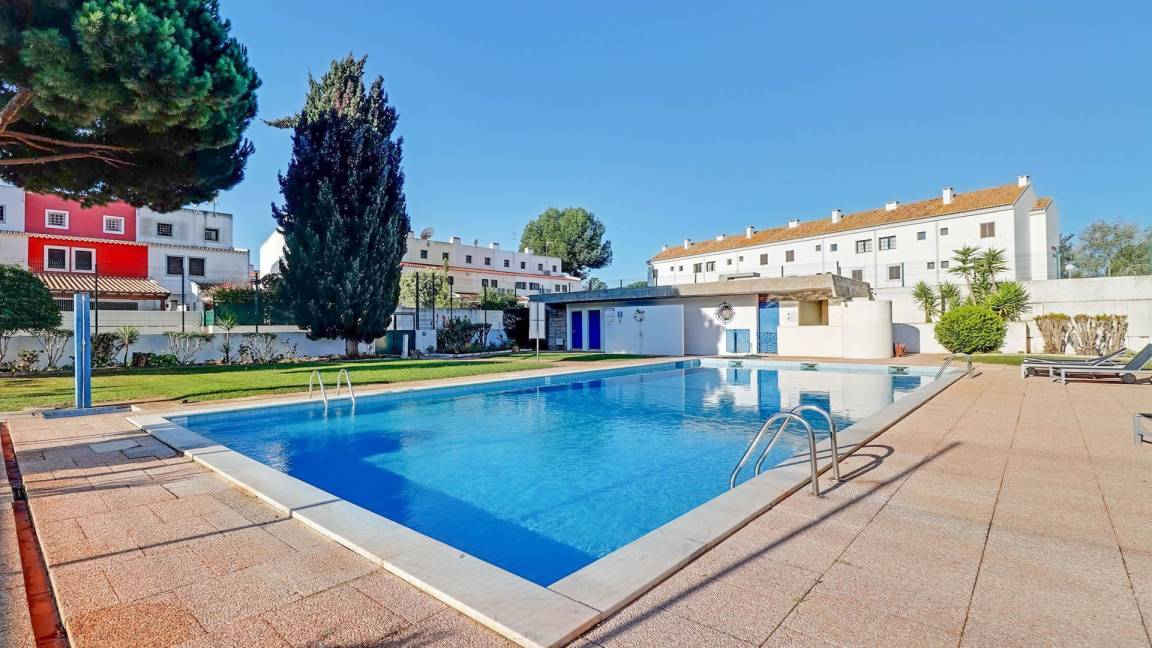 74 M² Apartamento ∙ 2 Habitaciones ∙ 6 Huéspedes - Quarteira