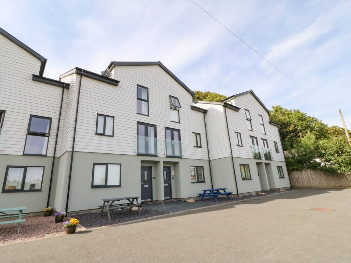 Cottage ∙ 4 Bedrooms ∙ 8 Guests - Pwllheli