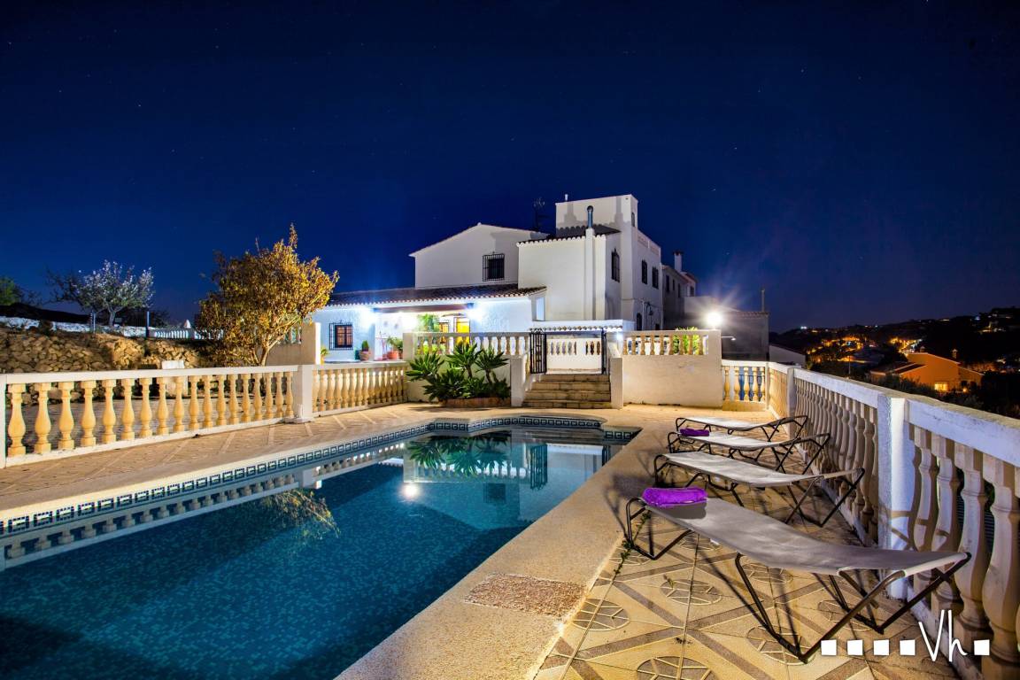 259 M² Villa ∙ 6 Bedrooms ∙ 12 Guests - Calp