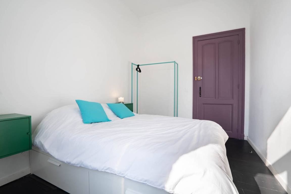 220 M² Private Room ∙ 1 Bedroom ∙ 1 Guest - Luik