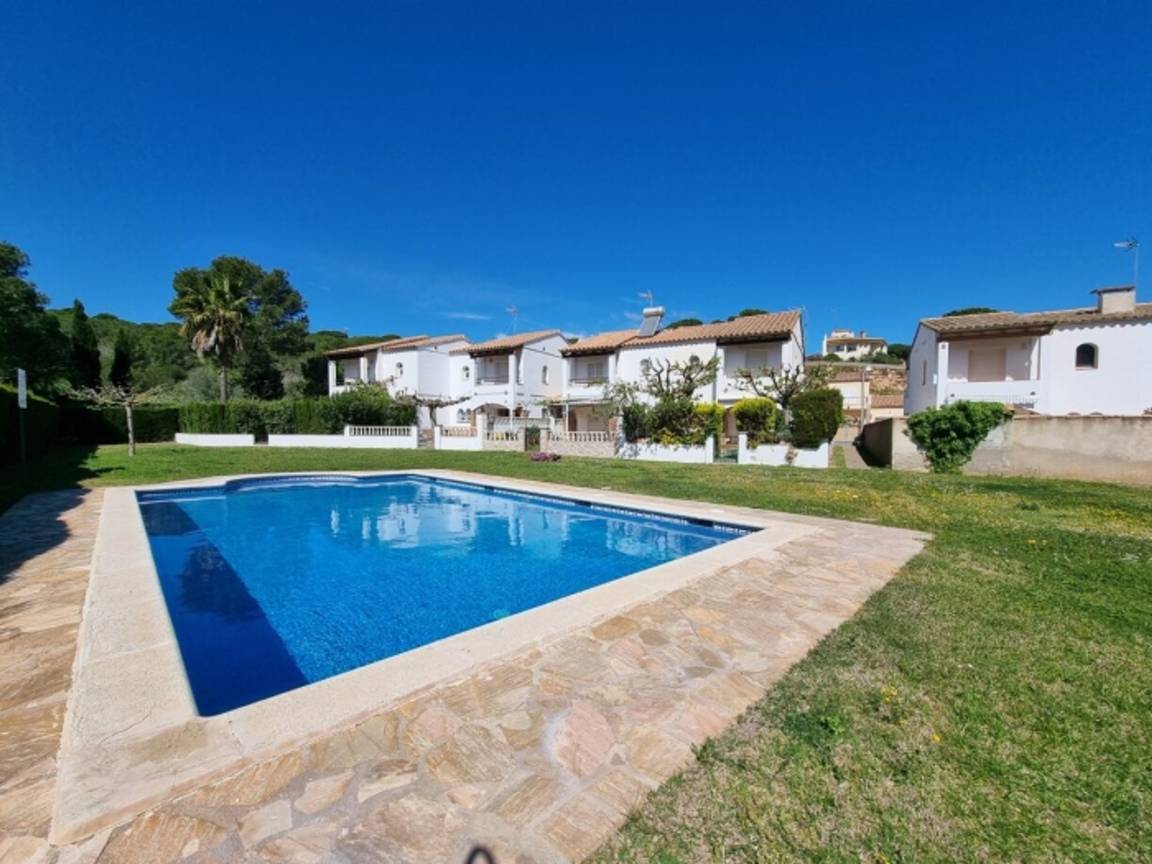 90 M² Maison De Vacances ∙ 3 Chambres ∙ 8 Personnes - L'Escala