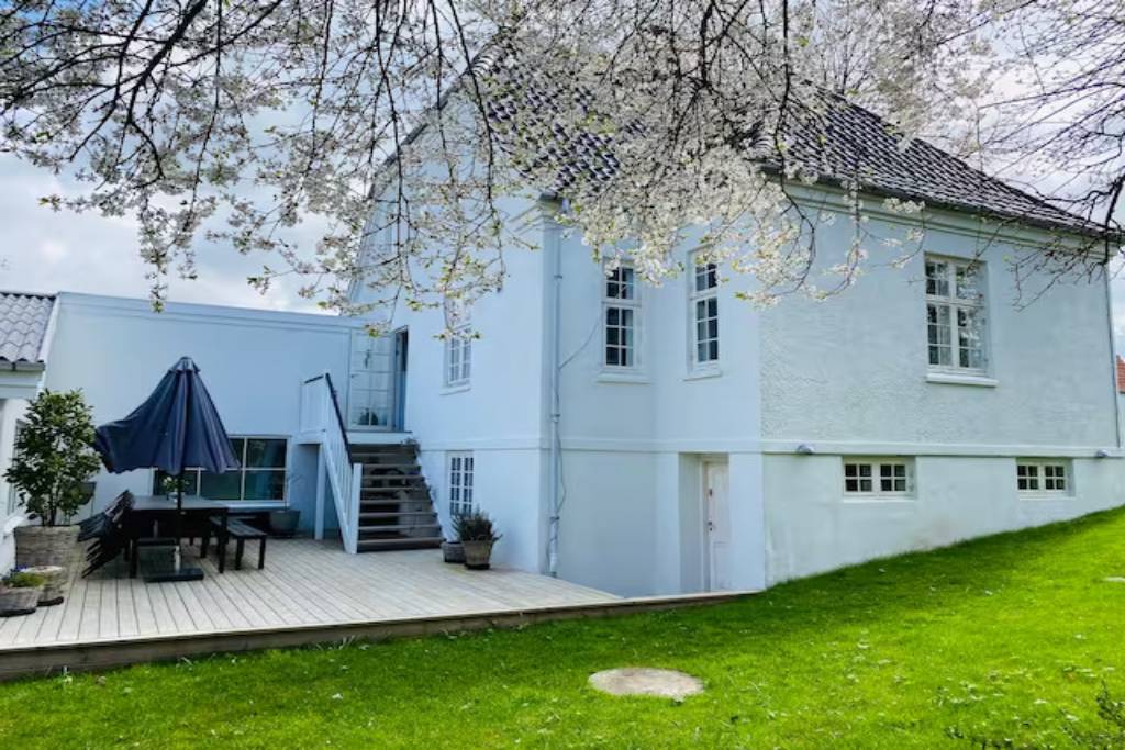 400 M² House ∙ 6 Bedrooms ∙ 13 Guests - Skåne län