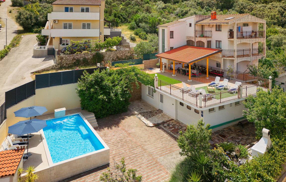 300 M² Huis ∙ 6 Slaapkamers ∙ 12 Gasten - Trogir