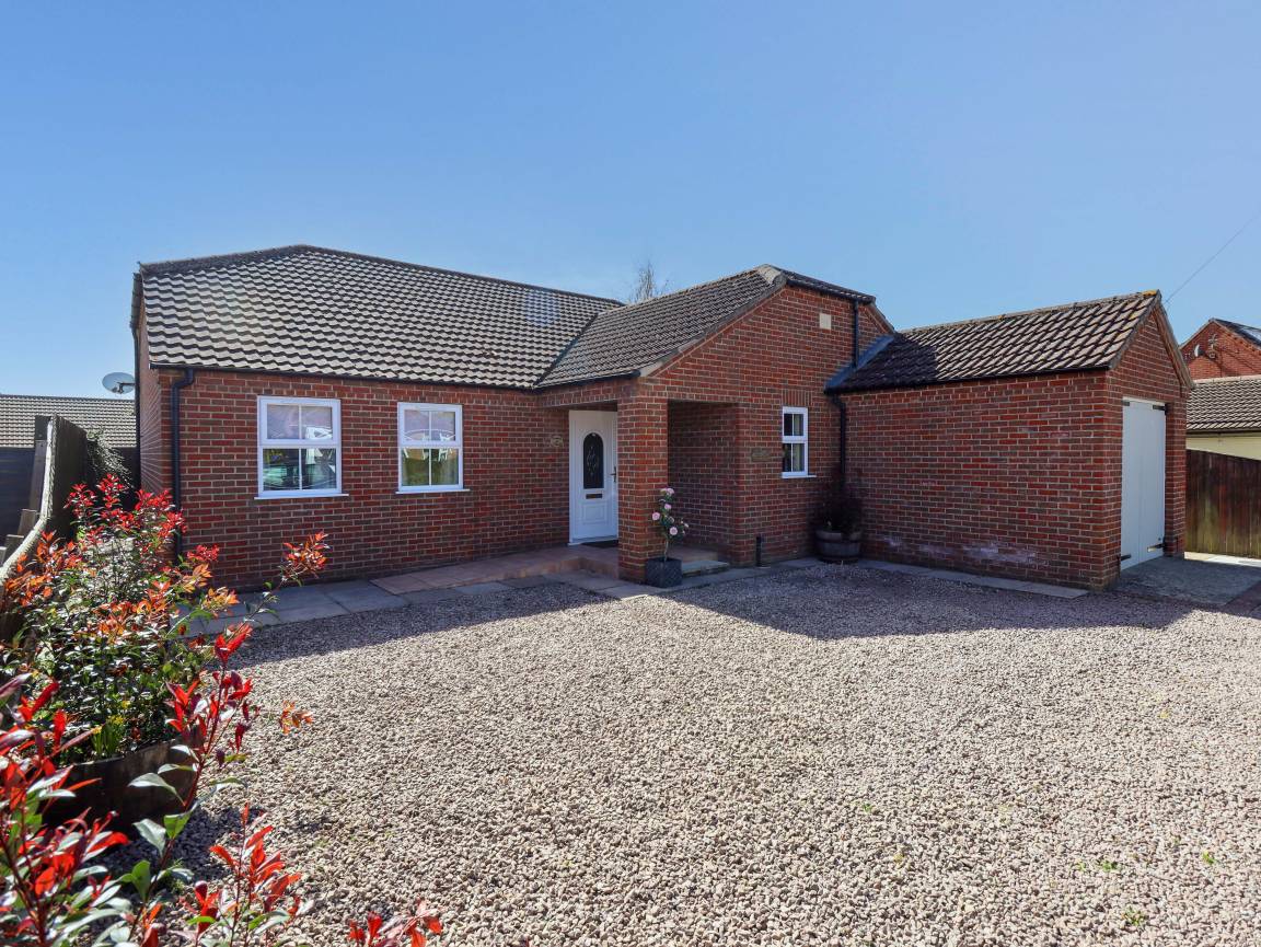 Cottage ∙ 3 Bedrooms ∙ 6 Guests - Horncastle