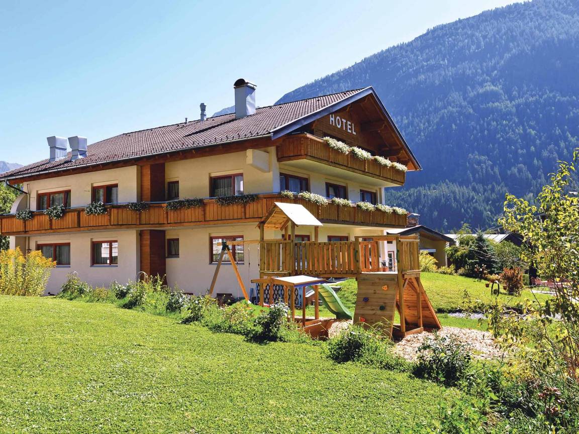Hotel ∙ 1 Bedroom ∙ 1 Guest - Elbigenalp