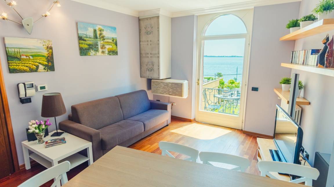 58 M² Apartment ∙ 2 Bedrooms ∙ 5 Guests - Gardone Riviera