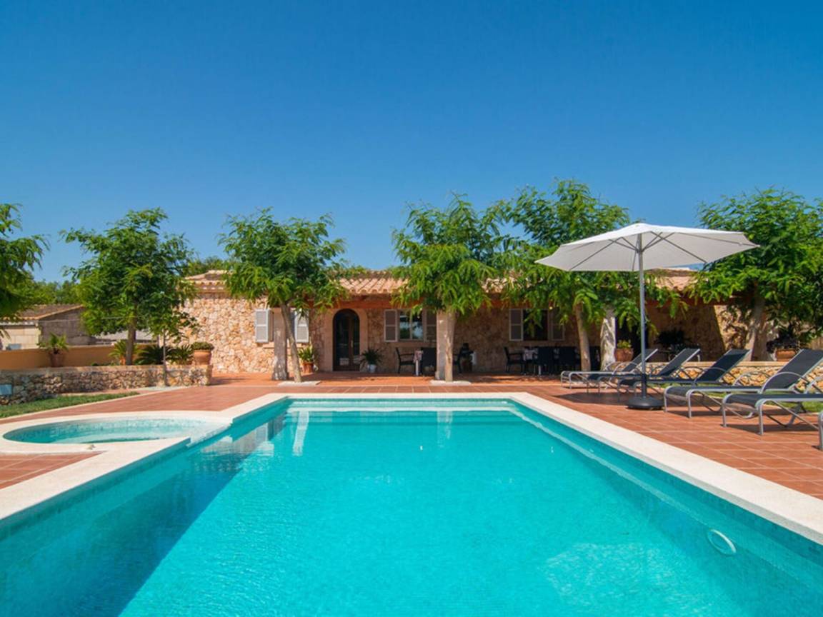 200 M² Villa ∙ 6 Makuuhuonetta ∙ 11 Vierasta - Manacor