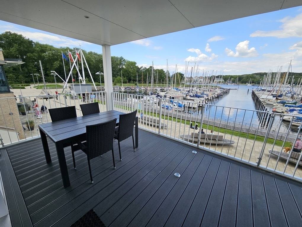 82 M² Apartment ∙ 2 Bedrooms ∙ 4 Guests - Lübeck