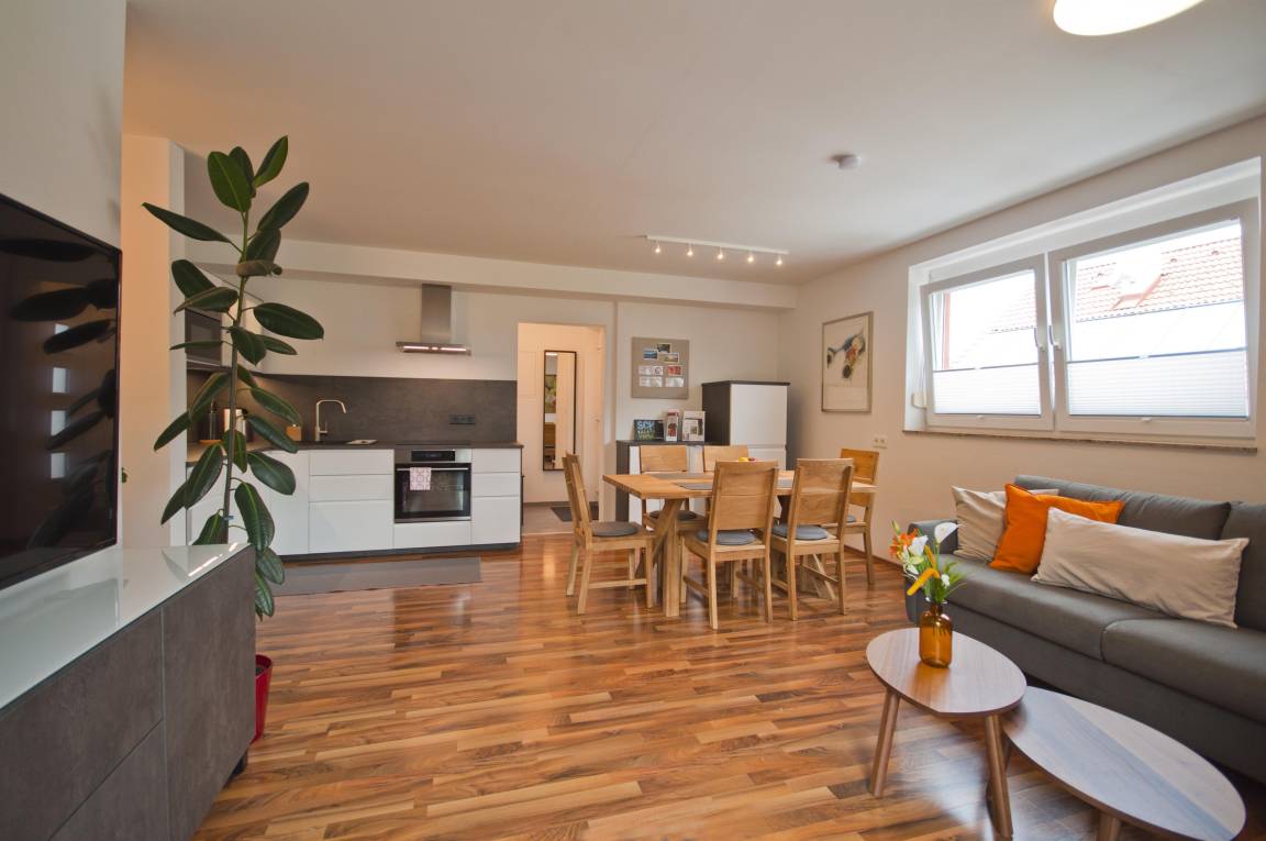 60 M² Ferienwohnung ∙ 1 Schlafzimmer ∙ 4 Gäste - Schwaz