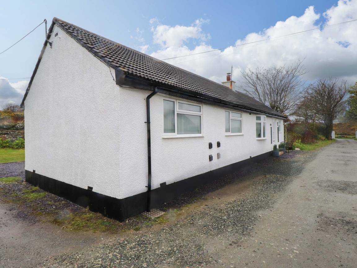 Cottage ∙ 2 Bedrooms ∙ 5 Guests - Holyhead