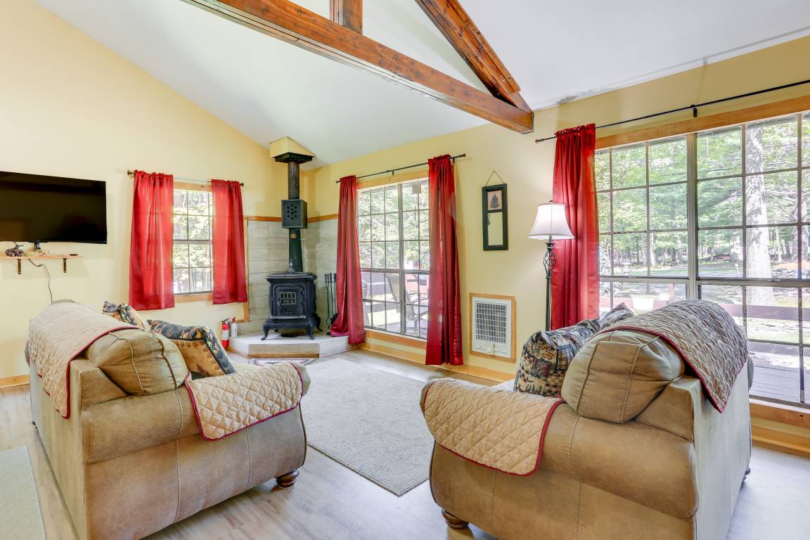 92 M² Cottage ∙ 2 Bedrooms ∙ 6 Guests - Beach Lake, PA