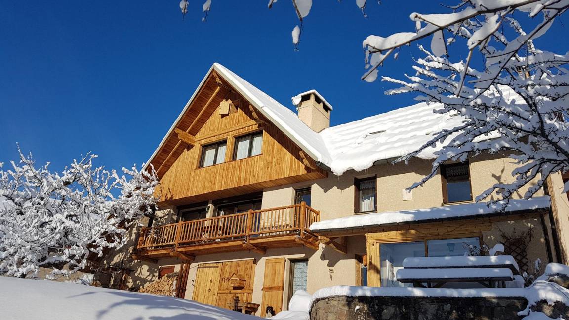 92 M² Gîte ∙ 3 Chambres ∙ 8 Personnes - Embrun