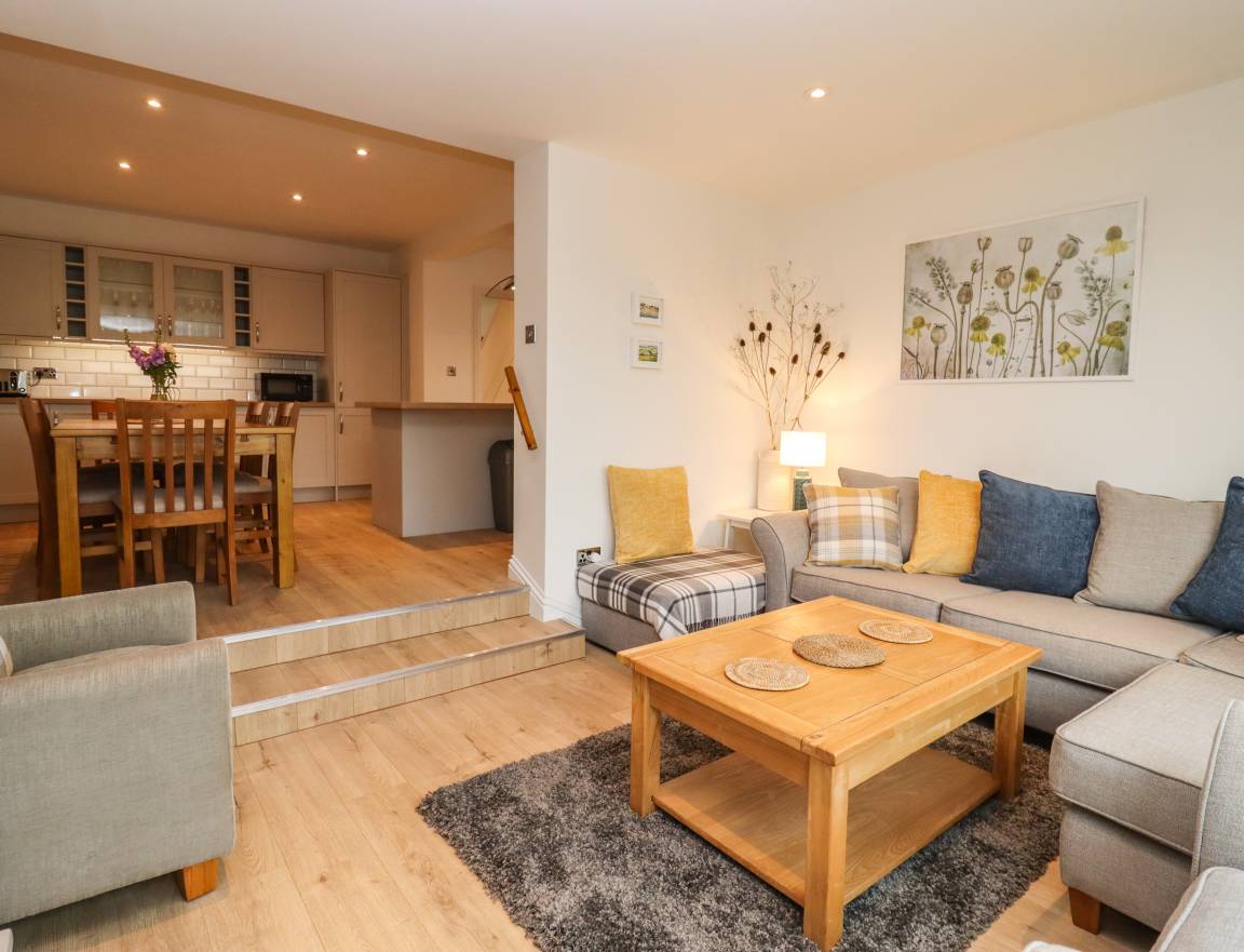 Cottage ∙ 4 Bedrooms ∙ 8 Guests - Tewkesbury
