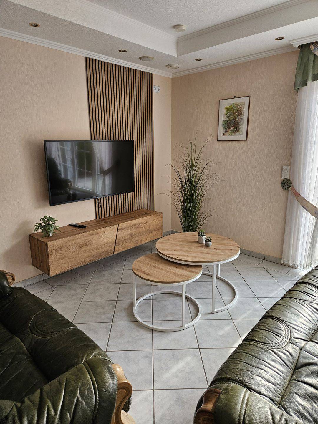 75 M² Ferienwohnung ∙ 1 Schlafzimmer ∙ 2 Gäste - Lieser