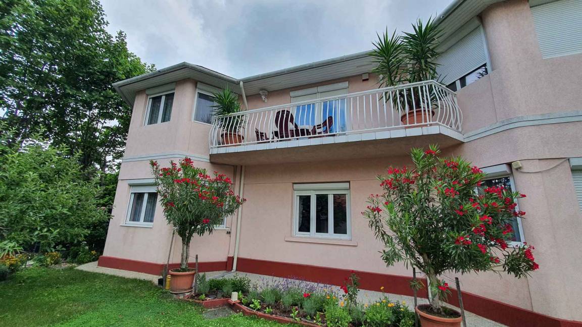 78 M² Apartment ∙ 2 Bedrooms ∙ 5 Guests - Siófok