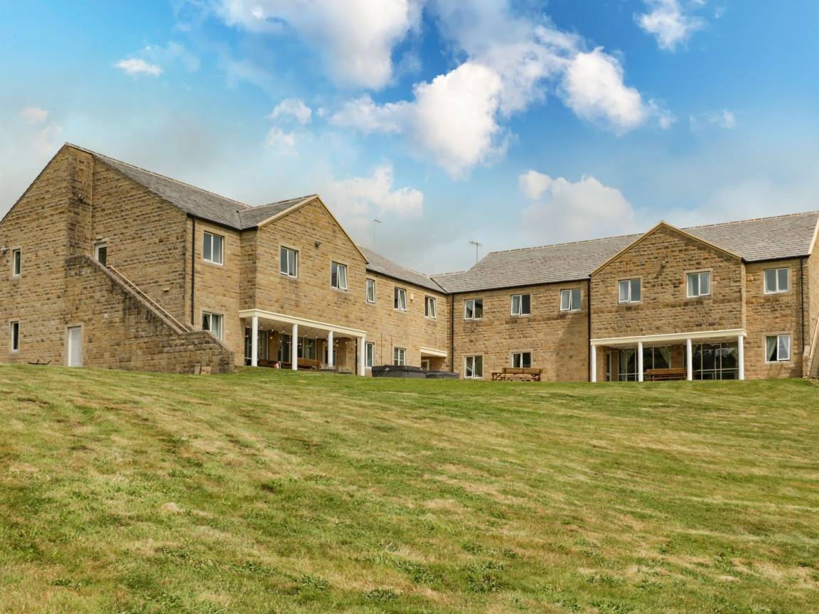 Cottage ∙ 22 Bedrooms ∙ 46 Guests - Ilkley